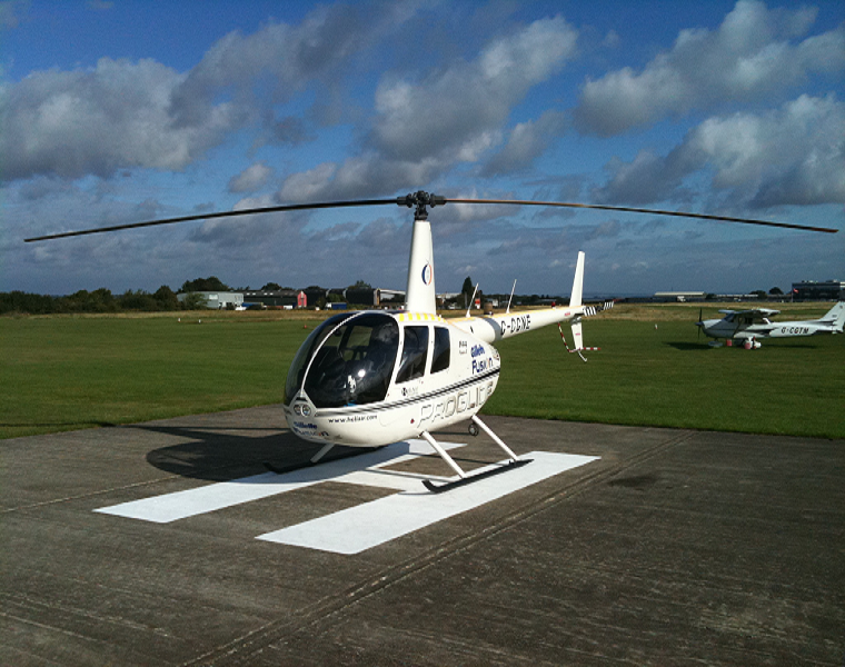 Helicopter Lessons - 30 Minute R44 - UK Experiences and Gifts