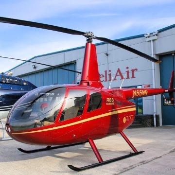 Cotswold Helicopter Tour - 30 Minute Exclusive Helicopter Ride for 4